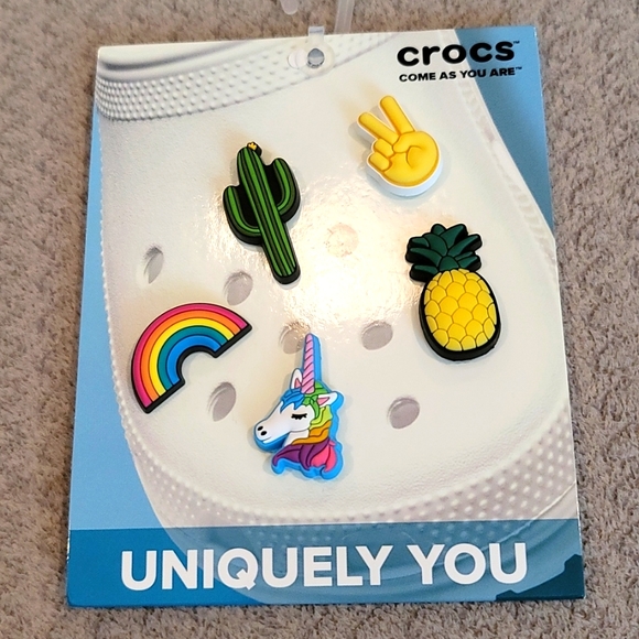 CROCS | Accessories | Crocs Fun Trend Jibbitz Charm 5pc | Poshmark